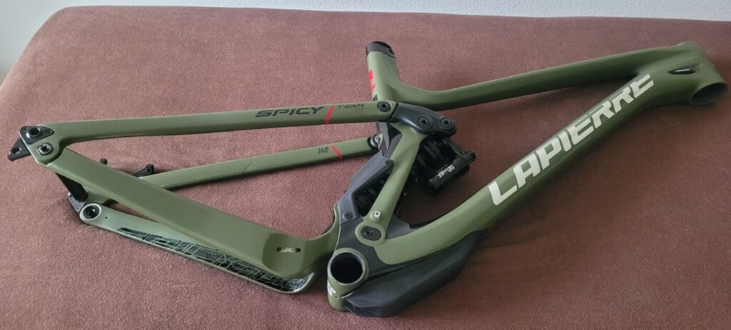 Lapierre Spicy Team Fit carbon 2024 used MTB frame - VENDRE-SON-VELO.COM